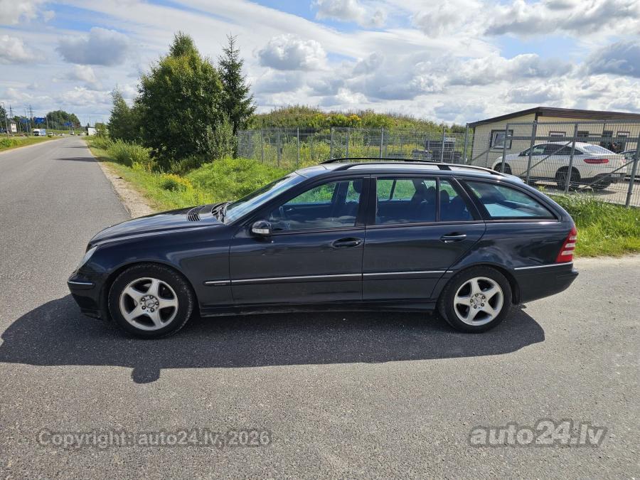 Zils Mercedes-Benz C-Class 2001 Tartu, ar dzinēja tilpumu 2.10 L un nobraukumu 203 tūkst. km par 2790 €, foto 5 vietnē AUTOMOTO.COM.LV