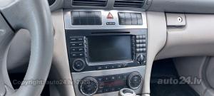 Zils Mercedes-Benz C-Class 2005 Tallina, ar dzinēja tilpumu 2.10 L un nobraukumu 325 tūkst. km par 3200 €, foto 9 vietnē AUTOMOTO.COM.LV