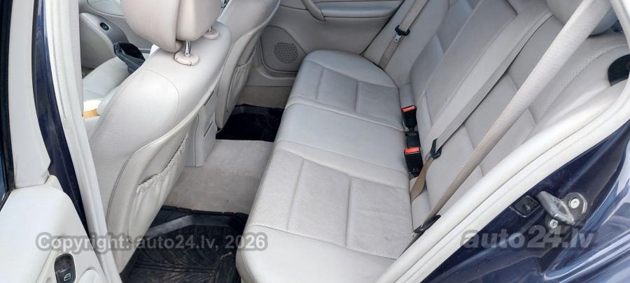 Zils Mercedes-Benz C-Class 2005 Tallina, ar dzinēja tilpumu 2.10 L un nobraukumu 325 tūkst. km par 3200 €, foto 12 vietnē AUTOMOTO.COM.LV