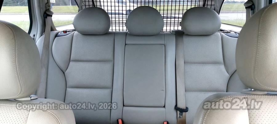 Zils Mercedes-Benz C-Class 2005 Tallina, ar dzinēja tilpumu 2.10 L un nobraukumu 325 tūkst. km par 3200 €, foto 13 vietnē AUTOMOTO.COM.LV