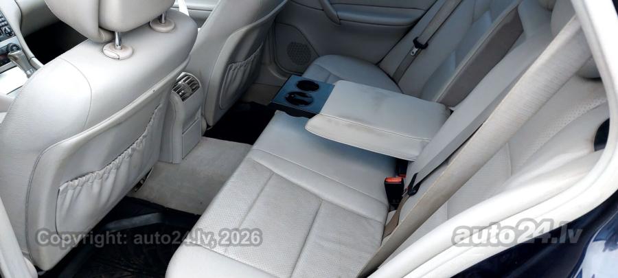 Zils Mercedes-Benz C-Class 2005 Tallina, ar dzinēja tilpumu 2.10 L un nobraukumu 325 tūkst. km par 3200 €, foto 14 vietnē AUTOMOTO.COM.LV
