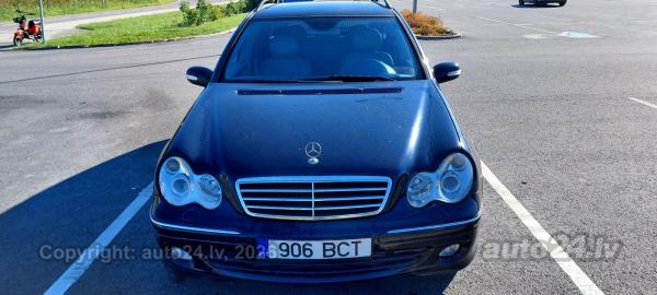 Zils Mercedes-Benz C-Class 2005 Tallina, ar dzinēja tilpumu 2.10 L un nobraukumu 325 tūkst. km par 3200 €, foto 1 vietnē AUTOMOTO.COM.LV