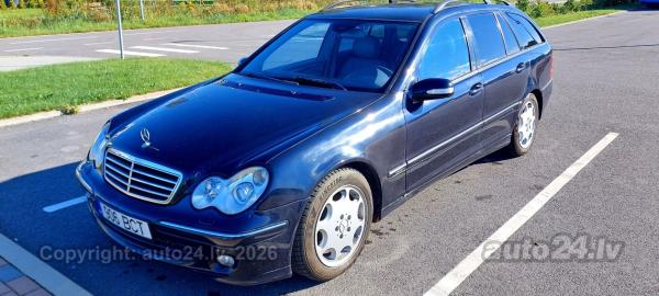 Zils Mercedes-Benz C-Class 2005 Tallina, ar dzinēja tilpumu 2.10 L un nobraukumu 325 tūkst. km par 3200 €, foto 7 vietnē AUTOMOTO.COM.LV