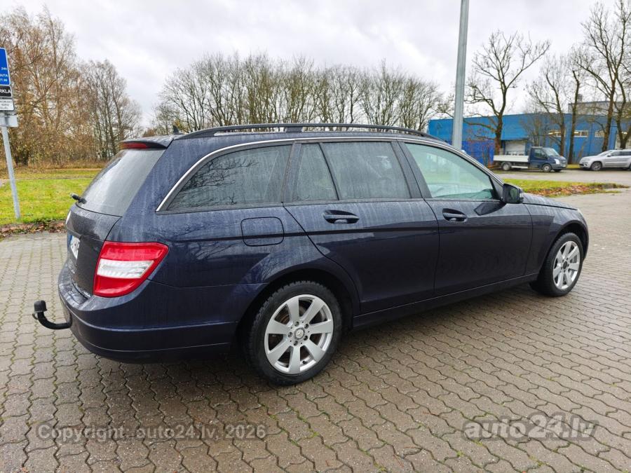 Blue Mercedes-Benz C-Class 2008 in Tallinn, with an engine capacity of 1.80 L and mileage of 300 thousand km for 4900 €, photo 4 on AUTOMOTO.COM.LV