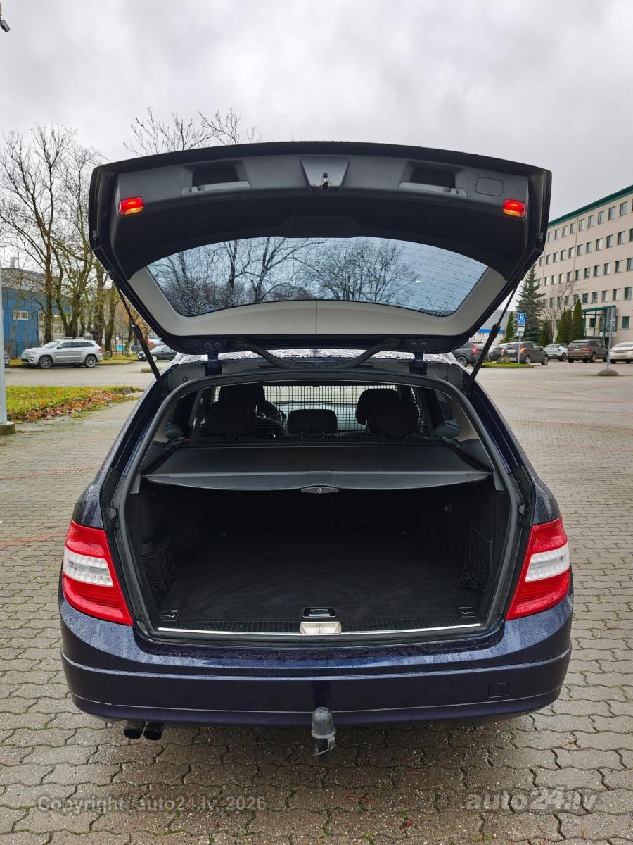 Blue Mercedes-Benz C-Class 2008 in Tallinn, with an engine capacity of 1.80 L and mileage of 300 thousand km for 4900 €, photo 7 on AUTOMOTO.COM.LV