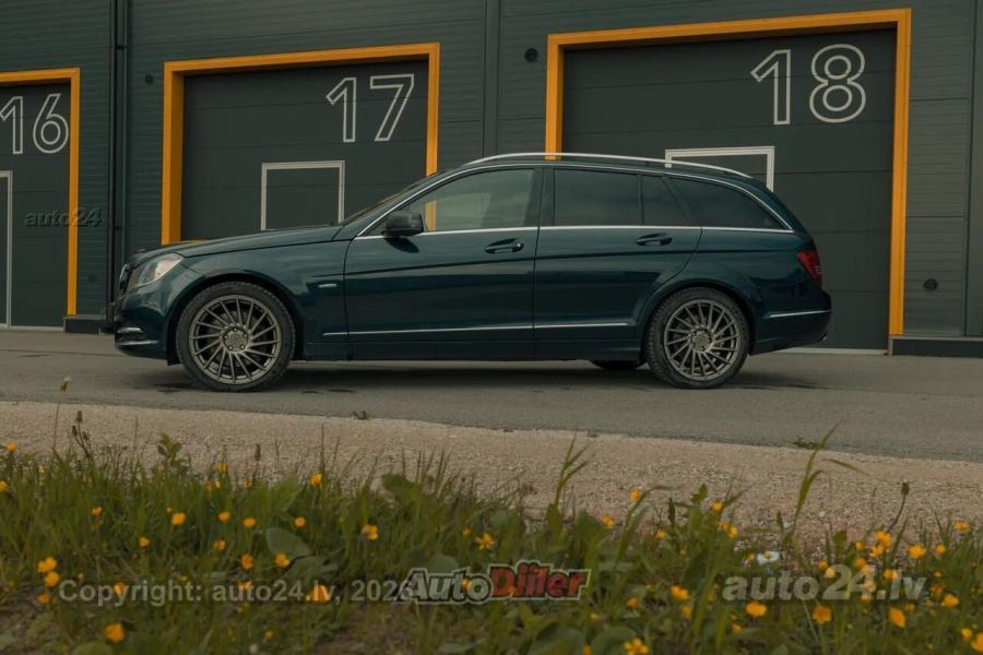 Zils Mercedes-Benz C-Class 2011 Tallina, ar dzinēja tilpumu 3.00 L un nobraukumu 269 tūkst. km par 6499 €, foto 3 vietnē AUTOMOTO.COM.LV