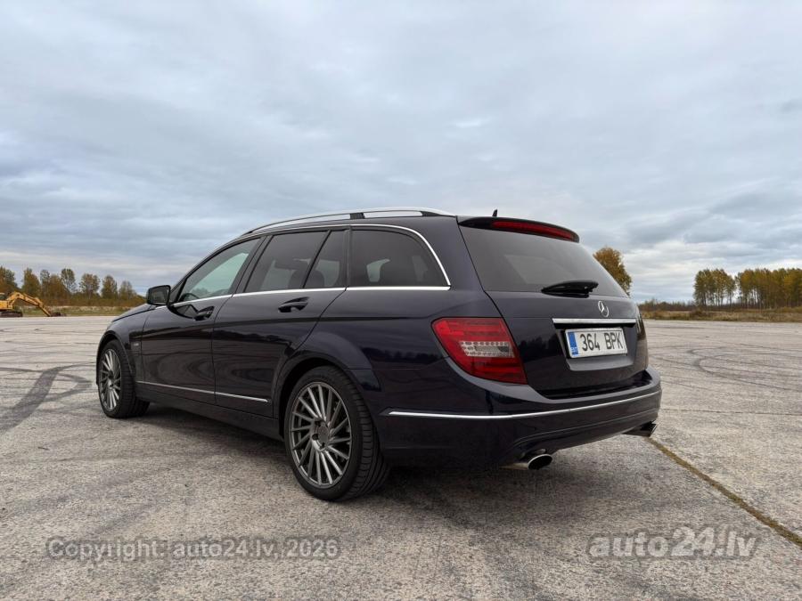 Синий Мерседес Ц-Класс 2011 в Тарту, объемом двигателя 3.00 л и пробегом 273 тыс. км за 7499 €, фото 3 на AUTOMOTO.COM.LV
