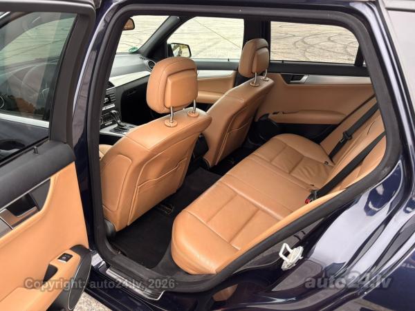 Blue Mercedes-Benz C-Class 2011 in Tartu, with an engine capacity of 3.00 L and mileage of 273 thousand km for 7499 €, photo 11 on AUTOMOTO.COM.LV