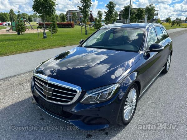 Zils Mercedes-Benz C-Class 2014 Tallina, ar dzinēja tilpumu 2.10 L un nobraukumu 216 tūkst. km par 11900 €, foto 3 vietnē AUTOMOTO.COM.LV