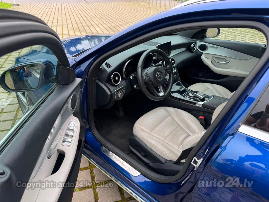 Zils Mercedes-Benz C-Class 2015 Tartu, ar dzinēja tilpumu 1.60 L un nobraukumu 249 tūkst. km par 13000 €, foto 7 vietnē AUTOMOTO.COM.LV