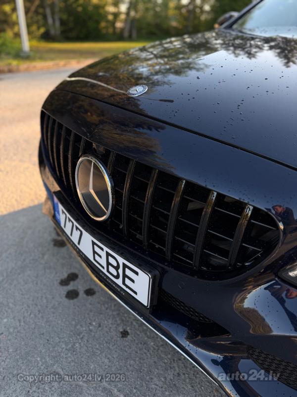 Blue Mercedes-Benz C-Class 2015 in Tallinn, with an engine capacity of 2.10 L and mileage of 279 thousand km for 13750 €, photo 4 on AUTOMOTO.COM.LV
