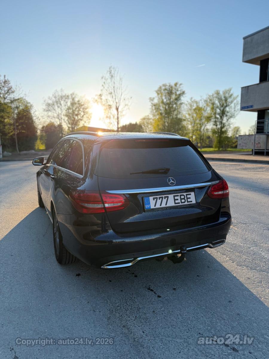 Zils Mercedes-Benz C-Class 2015 Tallina, ar dzinēja tilpumu 2.10 L un nobraukumu 279 tūkst. km par 13750 €, foto 8 vietnē AUTOMOTO.COM.LV