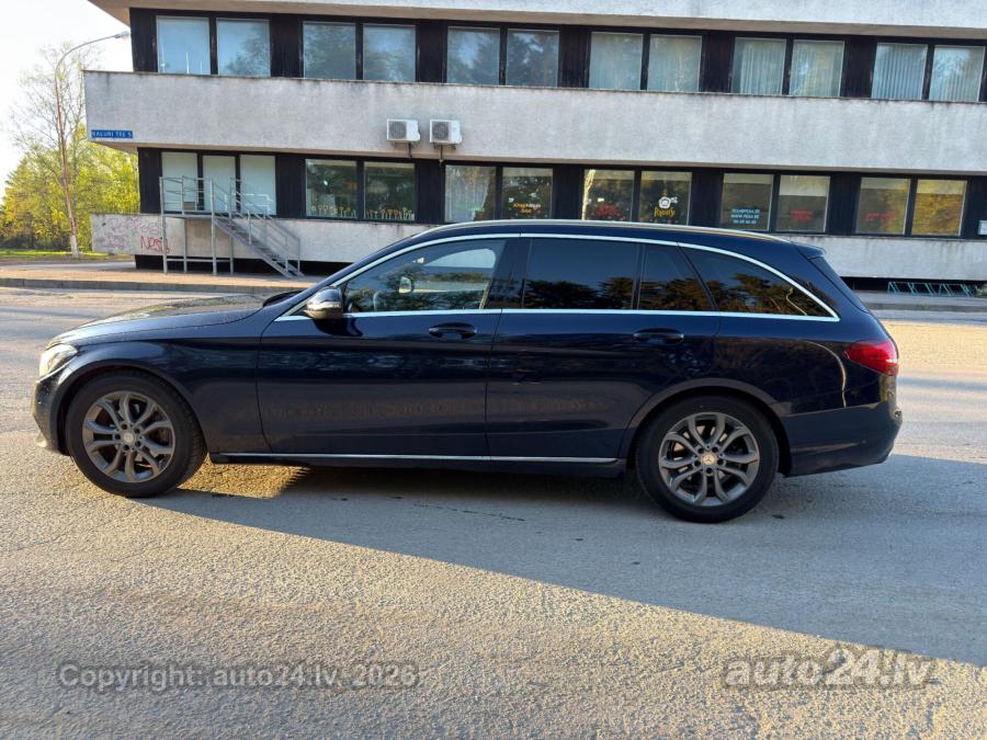 Zils Mercedes-Benz C-Class 2015 Tallina, ar dzinēja tilpumu 2.10 L un nobraukumu 279 tūkst. km par 13750 €, foto 9 vietnē AUTOMOTO.COM.LV
