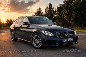 Zils Mercedes-Benz C-Class 2015 Tallina, ar dzinēja tilpumu 2.10 L un nobraukumu 315 tūkst. km par 8990 €, foto  vietnē AUTOMOTO.COM.LV