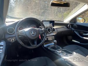 Zils Mercedes-Benz C-Class 2016 Tallina, ar dzinēja tilpumu 1.60 L un nobraukumu 285 tūkst. km par 7999 €, foto 6 vietnē AUTOMOTO.COM.LV
