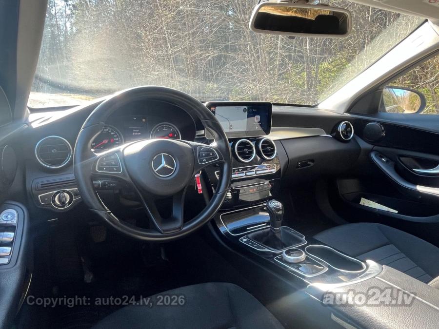Zils Mercedes-Benz C-Class 2016 Tallina, ar dzinēja tilpumu 1.60 L un nobraukumu 285 tūkst. km par 7999 €, foto 6 vietnē AUTOMOTO.COM.LV