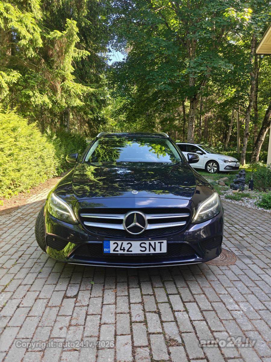 Zils Mercedes-Benz C-Class 2018 Tallina, ar dzinēja tilpumu 2.00 L un nobraukumu 211 tūkst. km par 21000 €, foto 1 vietnē AUTOMOTO.COM.LV
