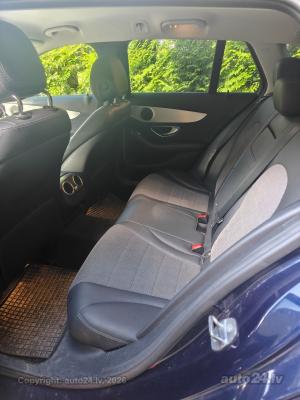 Zils Mercedes-Benz C-Class 2018 Tallina, ar dzinēja tilpumu 2.00 L un nobraukumu 211 tūkst. km par 21000 €, foto 11 vietnē AUTOMOTO.COM.LV