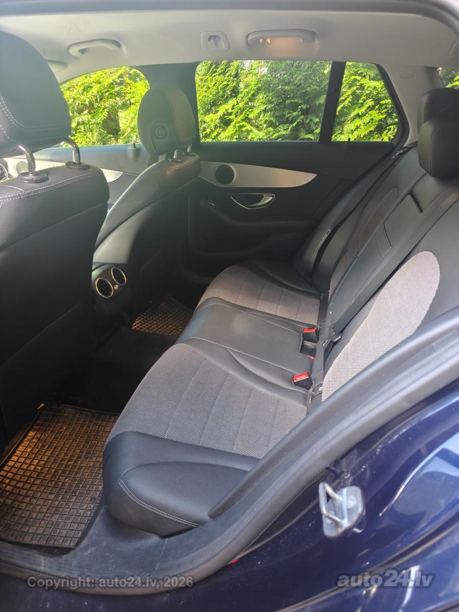 Zils Mercedes-Benz C-Class 2018 Tallina, ar dzinēja tilpumu 2.00 L un nobraukumu 211 tūkst. km par 21000 €, foto 11 vietnē AUTOMOTO.COM.LV