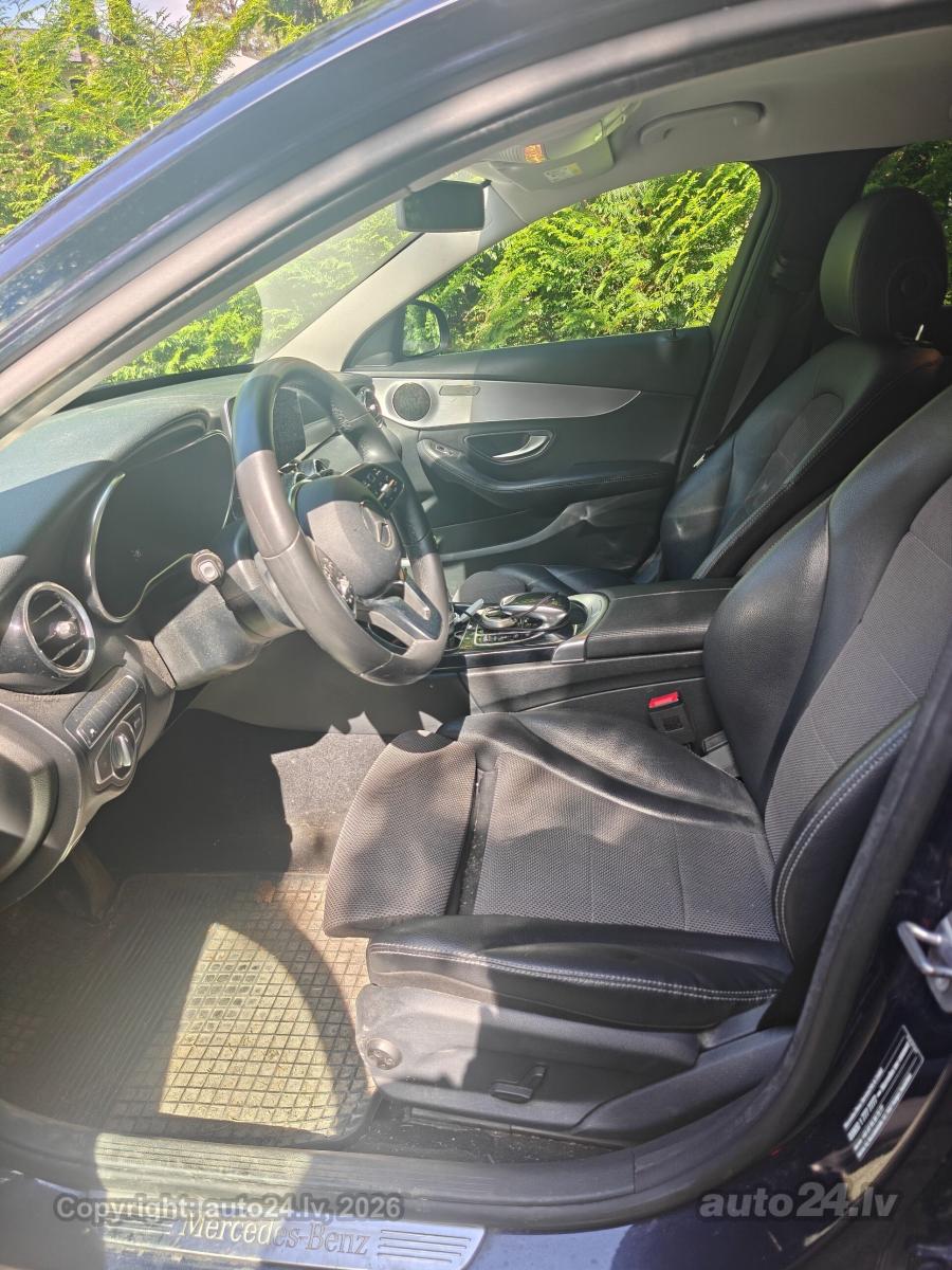 Zils Mercedes-Benz C-Class 2018 Tallina, ar dzinēja tilpumu 2.00 L un nobraukumu 211 tūkst. km par 21000 €, foto 12 vietnē AUTOMOTO.COM.LV