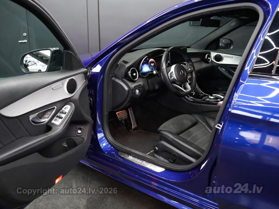 Blue Mercedes-Benz C-Class 2019 in Tallinn, with an engine capacity of 3.00 L and mileage of 172 thousand km for 27900 €, photo 5 on AUTOMOTO.COM.LV