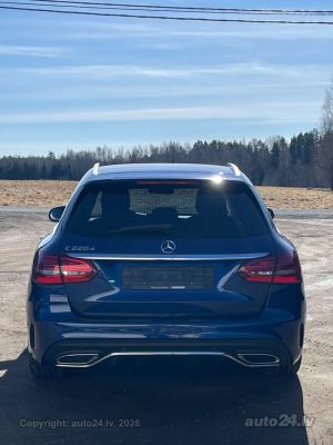Blue Mercedes-Benz C-Class 2019 in Tartu, with an engine capacity of 2.00 L and mileage of 250 thousand km for 18700 €, photo 5 on AUTOMOTO.COM.LV