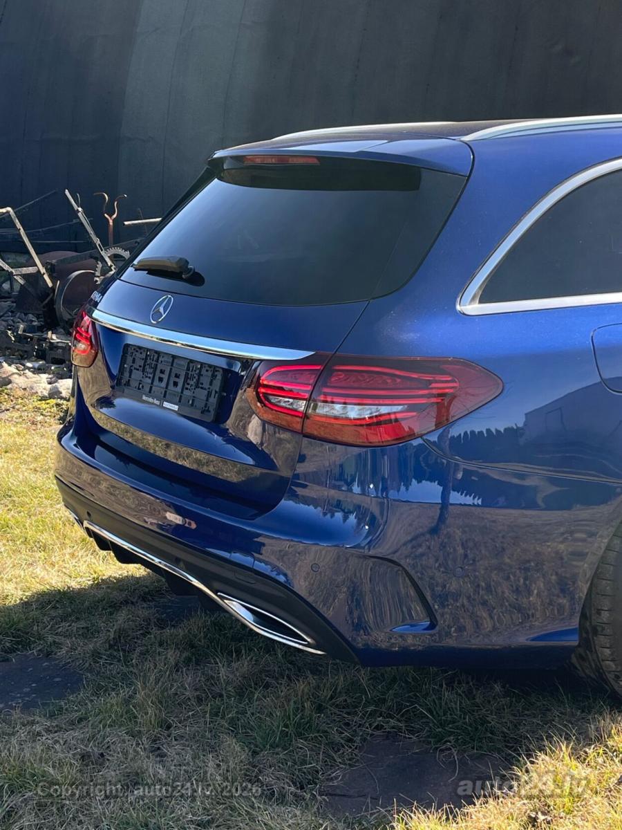 Blue Mercedes-Benz C-Class 2019 in Tartu, with an engine capacity of 2.00 L and mileage of 250 thousand km for 18700 €, photo 9 on AUTOMOTO.COM.LV