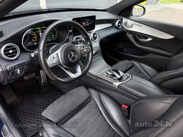 Zils Mercedes-Benz C-Class 2019 Tallina, ar dzinēja tilpumu 2.00 L un nobraukumu 185 tūkst. km par 18990 €, foto 10 vietnē AUTOMOTO.COM.LV