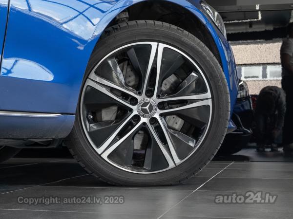 Blue Mercedes-Benz C-Class 2020 in Tallinn, with an engine capacity of 2.00 L and mileage of 63 thousand km for 26900 €, photo 7 on AUTOMOTO.COM.LV