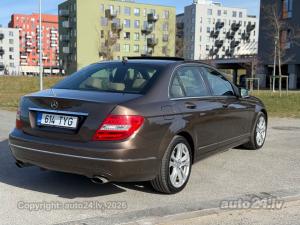 Brūns Mercedes-Benz C-Class 2013 Tallina, ar dzinēja tilpumu 3.00 L un nobraukumu 295 tūkst. km par 9999 €, foto 8 vietnē AUTOMOTO.COM.LV