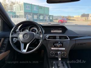 Brūns Mercedes-Benz C-Class 2013 Tallina, ar dzinēja tilpumu 3.00 L un nobraukumu 295 tūkst. km par 9999 €, foto 16 vietnē AUTOMOTO.COM.LV