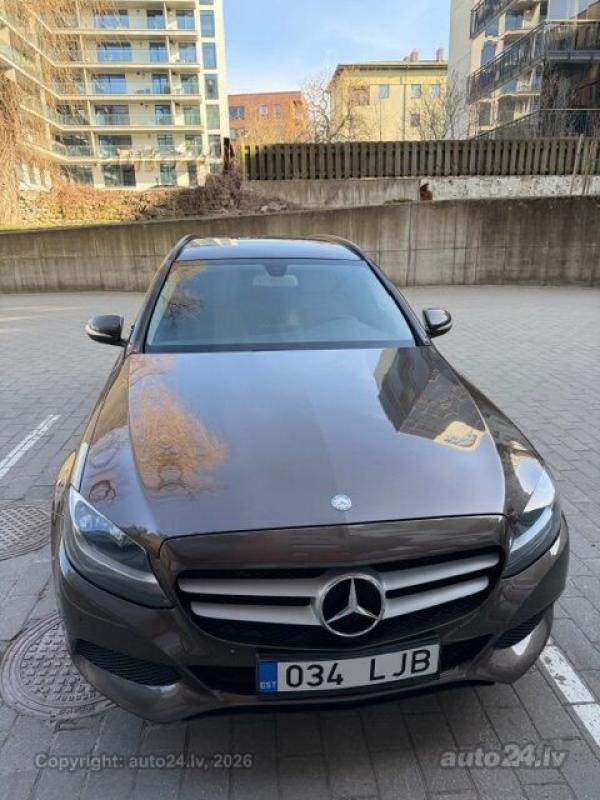 Brūns Mercedes-Benz C-Class 2015 Tallina, ar dzinēja tilpumu 1.60 L un nobraukumu 286 tūkst. km par 12900 €, foto 3 vietnē AUTOMOTO.COM.LV