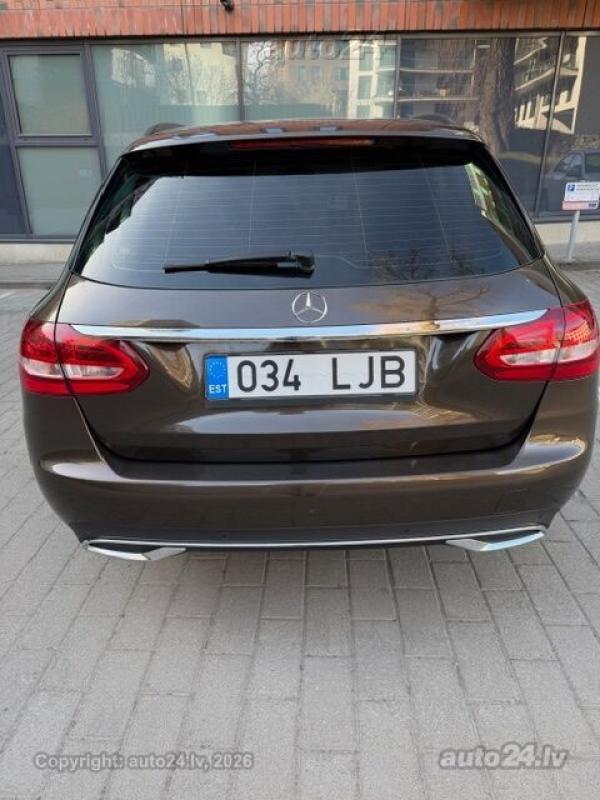 Brūns Mercedes-Benz C-Class 2015 Tallina, ar dzinēja tilpumu 1.60 L un nobraukumu 286 tūkst. km par 12900 €, foto 5 vietnē AUTOMOTO.COM.LV