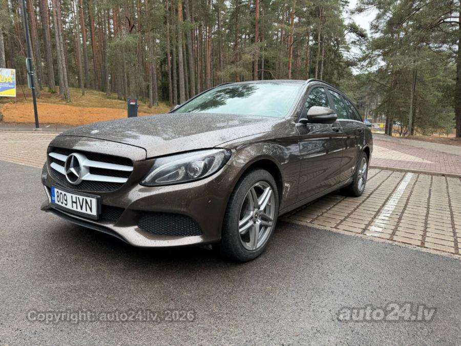 Brown Mercedes-Benz C-Class 2016 in Tartu, with an engine capacity of 2.10 L and mileage of 298 thousand km for 9999 €, photo 1 on AUTOMOTO.COM.LV