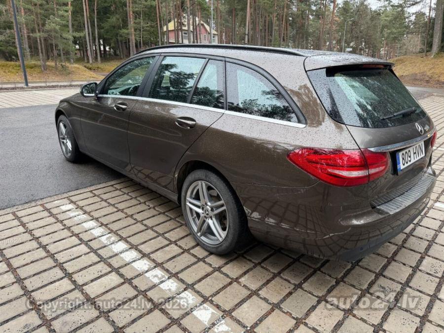 Brown Mercedes-Benz C-Class 2016 in Tartu, with an engine capacity of 2.10 L and mileage of 298 thousand km for 9999 €, photo 3 on AUTOMOTO.COM.LV