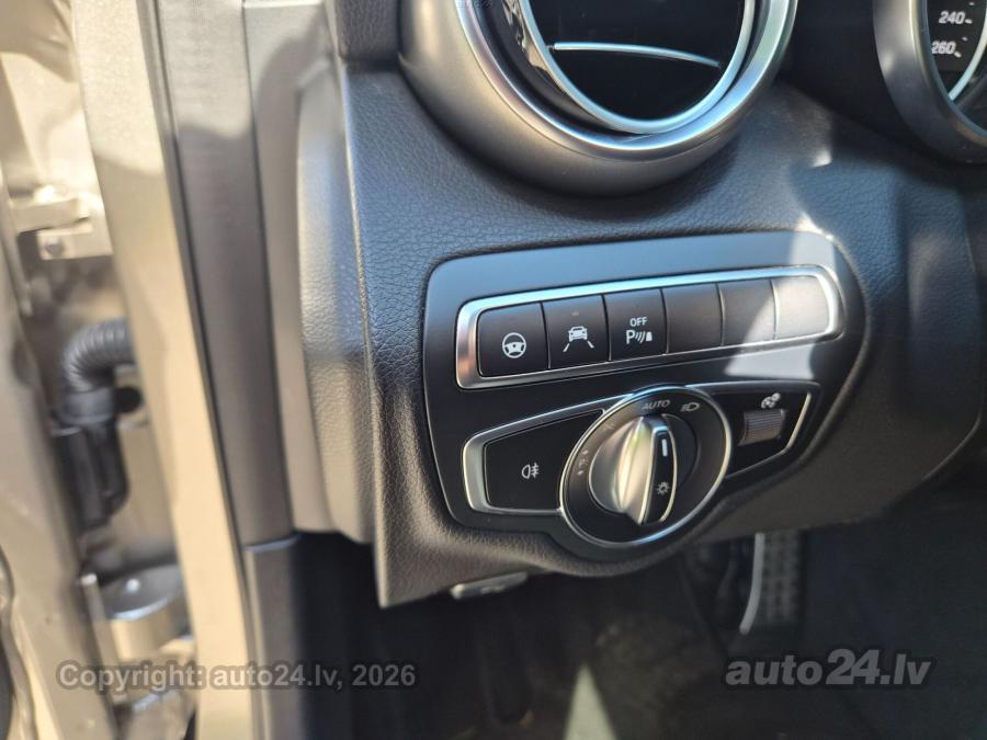 Brown Mercedes-Benz C-Class 2019 in Saku, with an engine capacity of 2.00 L and mileage of 133 thousand km for 22900 €, photo 17 on AUTOMOTO.COM.LV