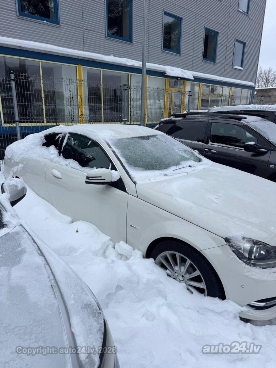 Mercedes-Benz C-Class 2011 in Tallinn, with an engine capacity of 2.10 L and mileage of 321 thousand km for 8850 €, photo 1 on AUTOMOTO.COM.LV