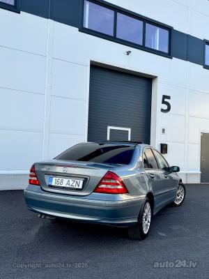 Zaļš Mercedes-Benz C-Class 2006 Tallina, ar dzinēja tilpumu 1.80 L un nobraukumu 240 tūkst. km par 3599 €, foto 3 vietnē AUTOMOTO.COM.LV