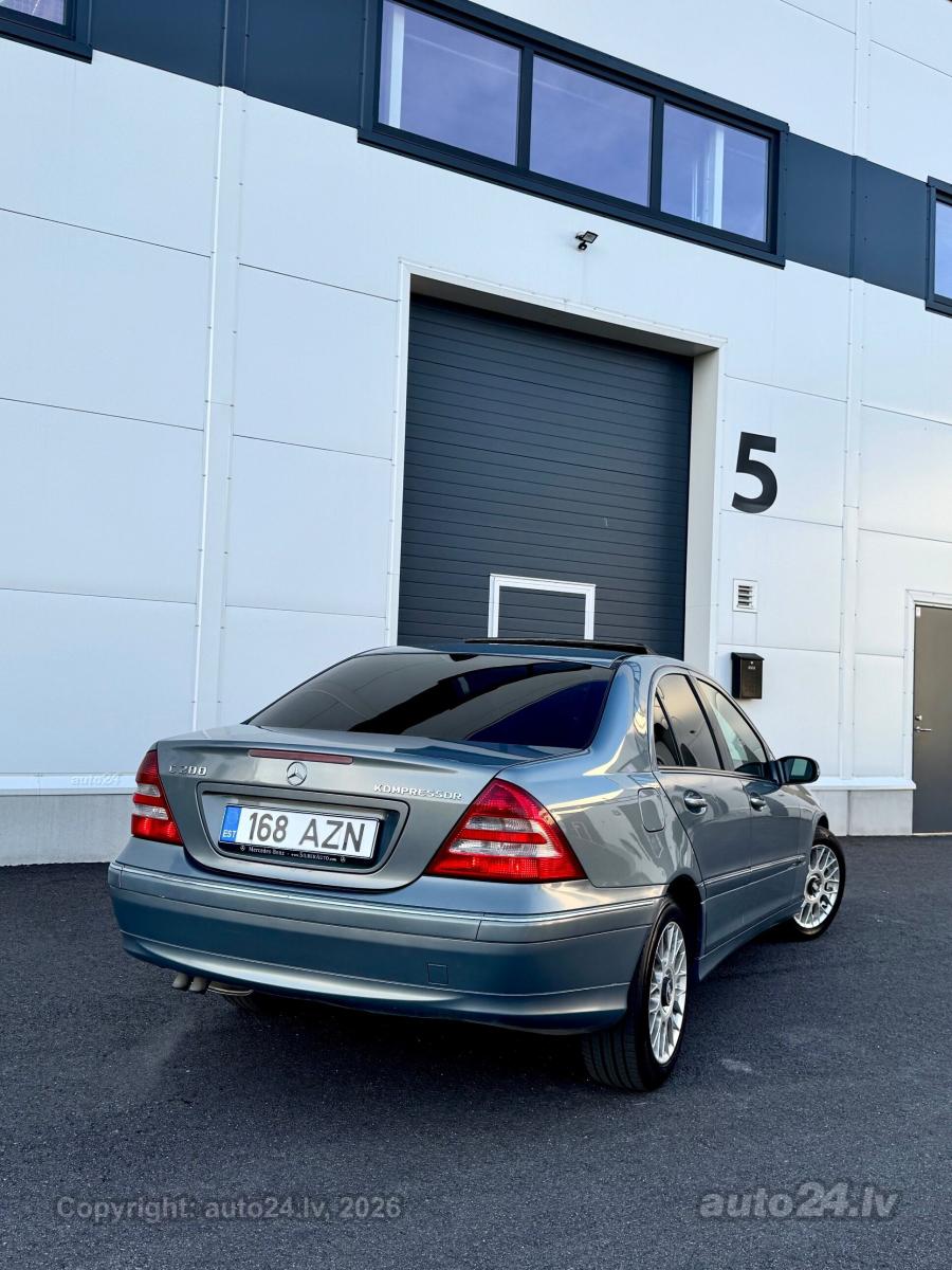 Zaļš Mercedes-Benz C-Class 2006 Tallina, ar dzinēja tilpumu 1.80 L un nobraukumu 240 tūkst. km par 3599 €, foto 3 vietnē AUTOMOTO.COM.LV