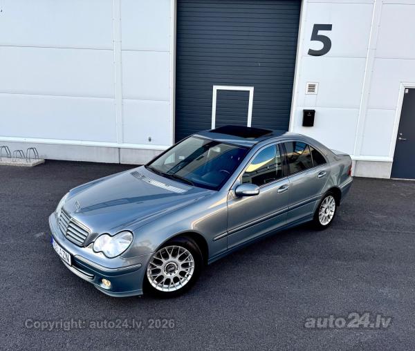 Zaļš Mercedes-Benz C-Class 2006 Tallina, ar dzinēja tilpumu 1.80 L un nobraukumu 240 tūkst. km par 3599 €, foto 6 vietnē AUTOMOTO.COM.LV