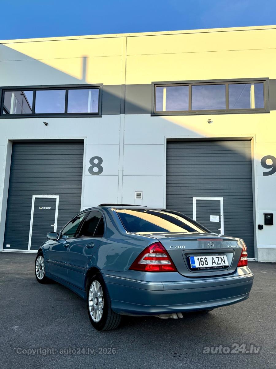 Zaļš Mercedes-Benz C-Class 2006 Tallina, ar dzinēja tilpumu 1.80 L un nobraukumu 240 tūkst. km par 3599 €, foto 11 vietnē AUTOMOTO.COM.LV