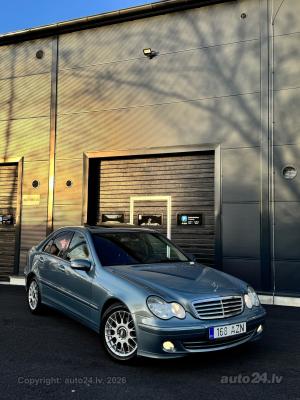 Zaļš Mercedes-Benz C-Class 2006 Tallina, ar dzinēja tilpumu 1.80 L un nobraukumu 240 tūkst. km par 3599 €, foto 15 vietnē AUTOMOTO.COM.LV