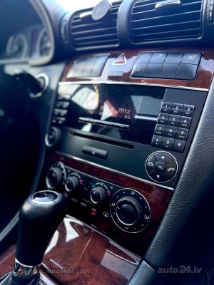 Zaļš Mercedes-Benz C-Class 2006 Tallina, ar dzinēja tilpumu 1.80 L un nobraukumu 240 tūkst. km par 3599 €, foto 18 vietnē AUTOMOTO.COM.LV