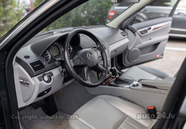 Green Mercedes-Benz C-Class 2008 in Tallinn, with an engine capacity of 3.00 L and mileage of 351 thousand km for 4999 €, photo 8 on AUTOMOTO.COM.LV