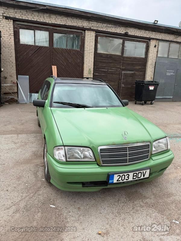 Zaļš Mercedes-Benz C-Class 1999 Tallina, ar dzinēja tilpumu 2.20 L un nobraukumu 280 tūkst. km par 900 €, foto 2 vietnē AUTOMOTO.COM.LV