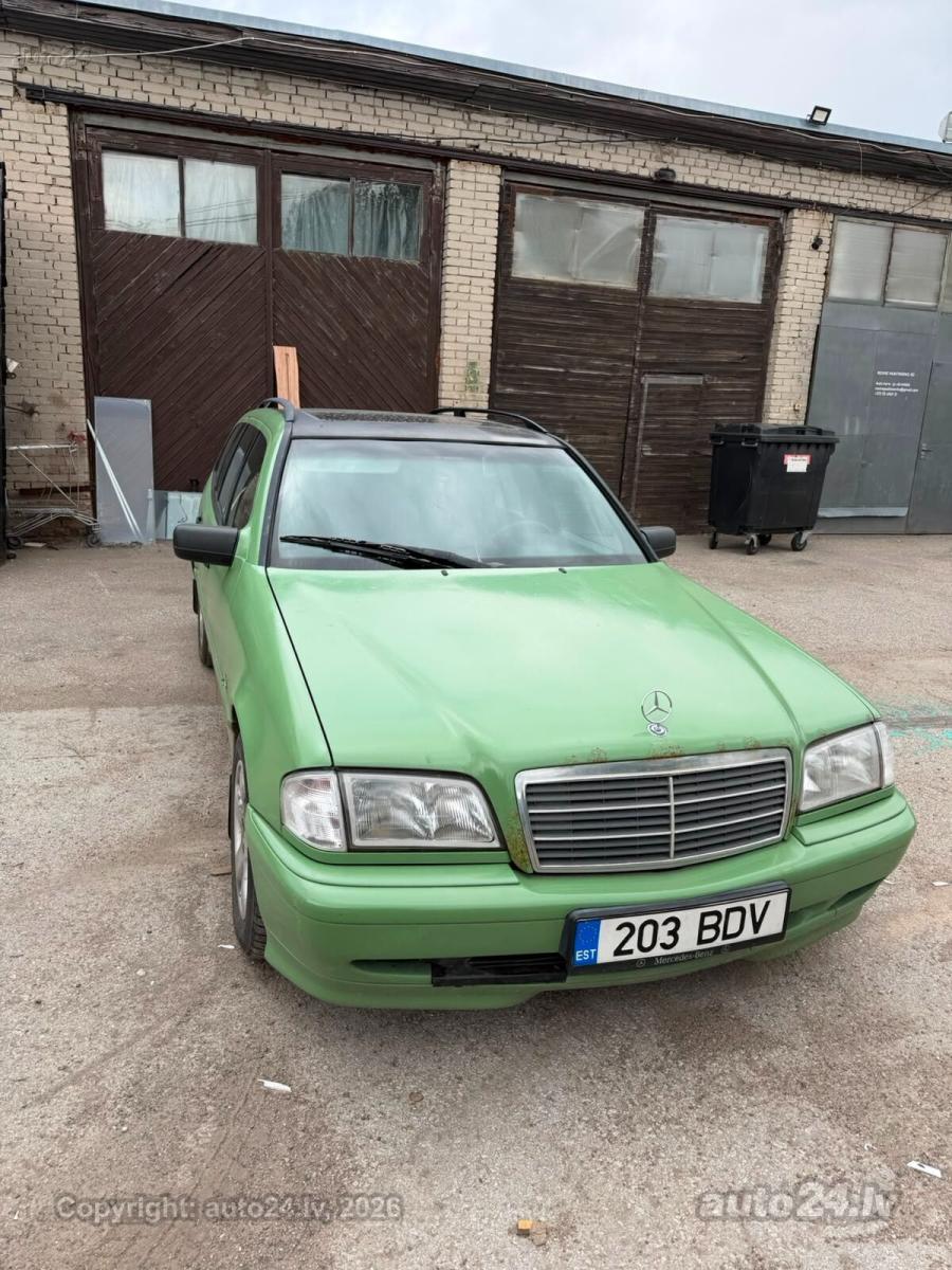 Zaļš Mercedes-Benz C-Class 1999 Tallina, ar dzinēja tilpumu 2.20 L un nobraukumu 280 tūkst. km par 900 €, foto 3 vietnē AUTOMOTO.COM.LV