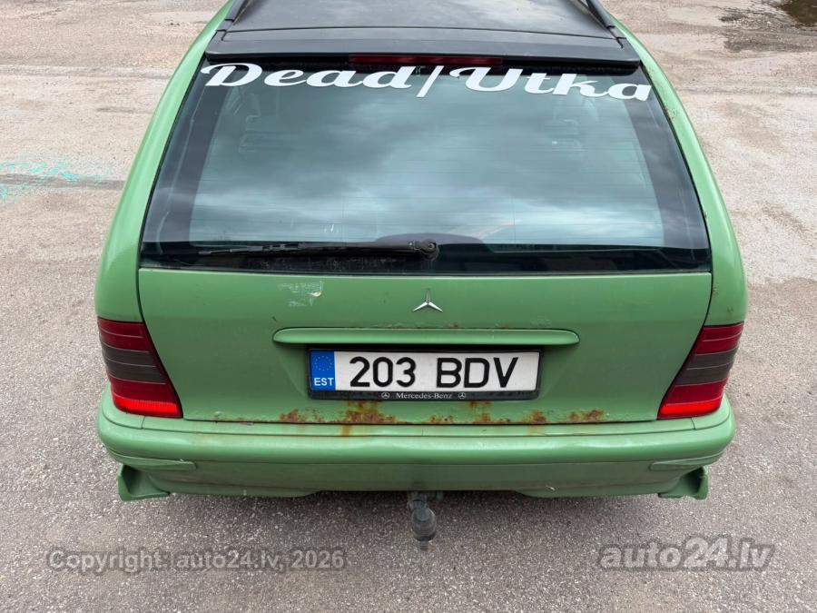 Zaļš Mercedes-Benz C-Class 1999 Tallina, ar dzinēja tilpumu 2.20 L un nobraukumu 280 tūkst. km par 900 €, foto 6 vietnē AUTOMOTO.COM.LV