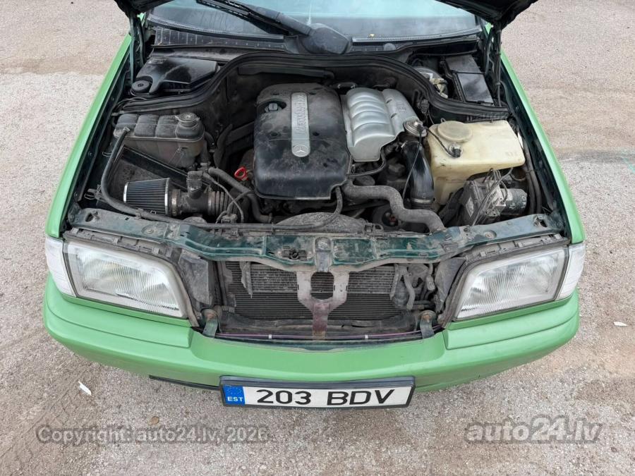 Zaļš Mercedes-Benz C-Class 1999 Tallina, ar dzinēja tilpumu 2.20 L un nobraukumu 280 tūkst. km par 900 €, foto 7 vietnē AUTOMOTO.COM.LV