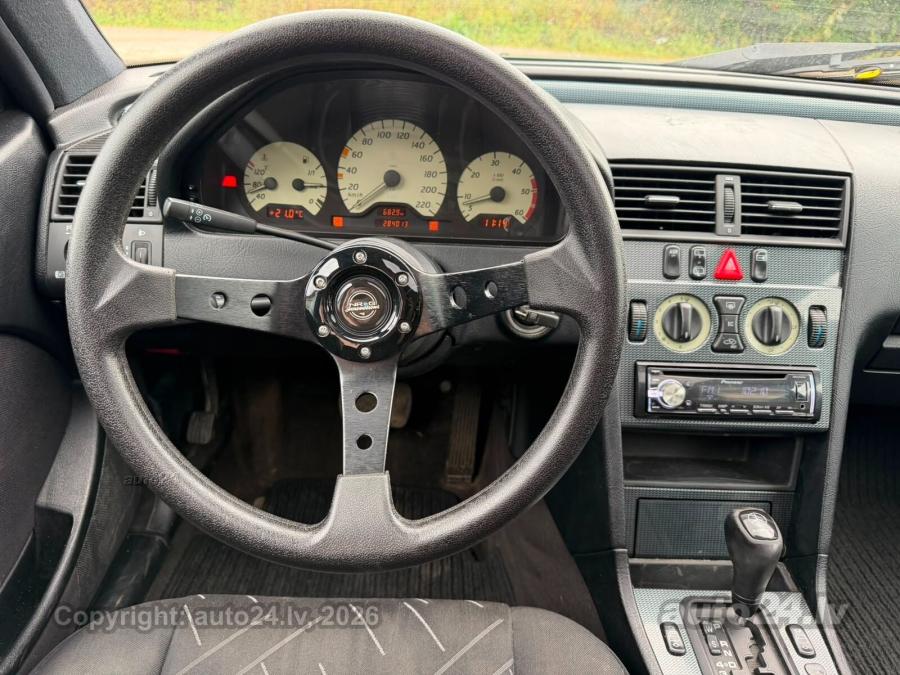 Zaļš Mercedes-Benz C-Class 1999 Tallina, ar dzinēja tilpumu 2.20 L un nobraukumu 280 tūkst. km par 900 €, foto 8 vietnē AUTOMOTO.COM.LV