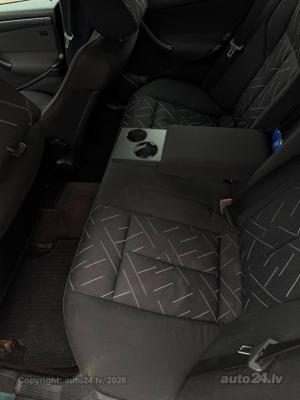 Zaļš Mercedes-Benz C-Class 1999 Tallina, ar dzinēja tilpumu 2.20 L un nobraukumu 280 tūkst. km par 900 €, foto 11 vietnē AUTOMOTO.COM.LV